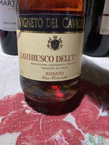 Vigneto del Cavaliere Lambrusco Emilia Frizzante Rosato Amabile | Vivino