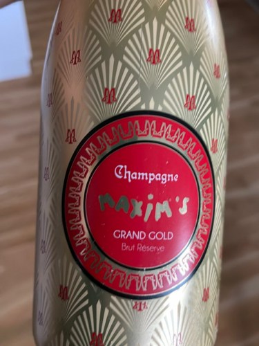 Maxim's de Paris Grand Gold Brut Réserve Champagne | Vivino US