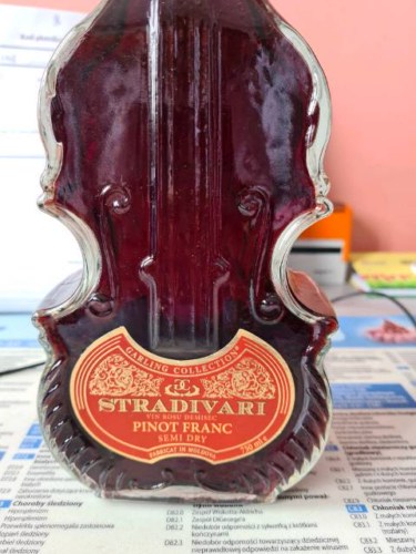 Garling Collection Stradivari Pinot Franc Roşu Demisec | Vivino English