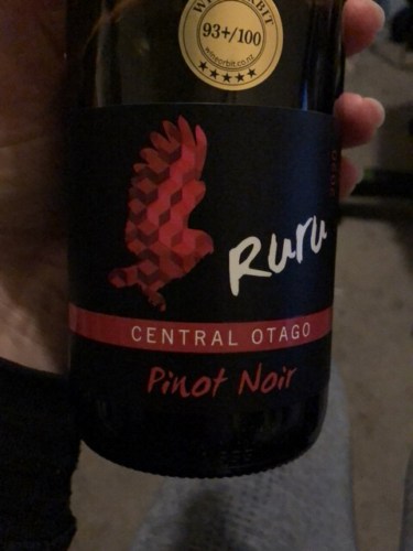 Immigrants Central Otago Pinot Noir Ruru | Vivino Australia