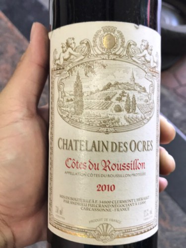Chatelain des Ocres Côtes du Roussillon | Vivino US