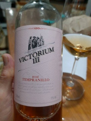 Reserva de la Tierra Victorium III Tempranillo Rosé | Vivino Português ...