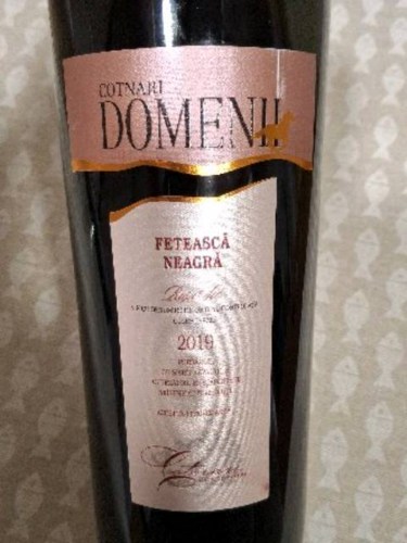 Domenii Fetească Neagră Rosu Sec | Vivino English
