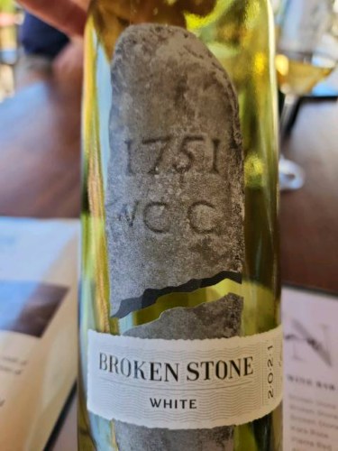Slaley Broken Stone White | Vivino US