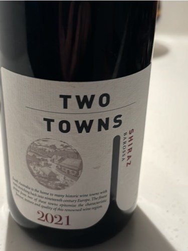 Two Towns Shiraz | Vivino English