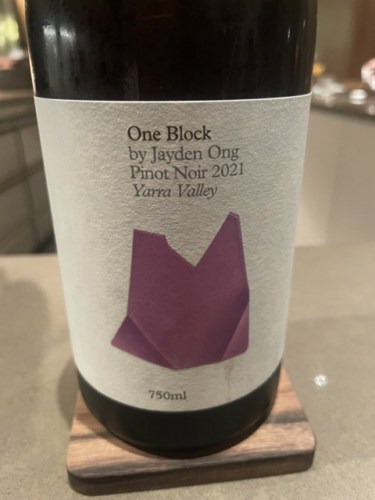 One Block Jayden Ong Pinot Noir | Vivino US