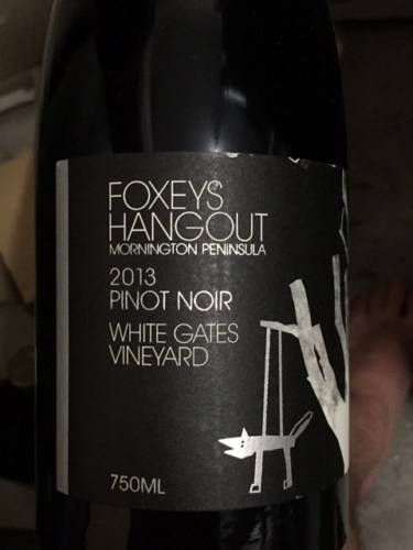 Foxeys Hangout White Gates Vineyard Pinot Noir | Vivino English