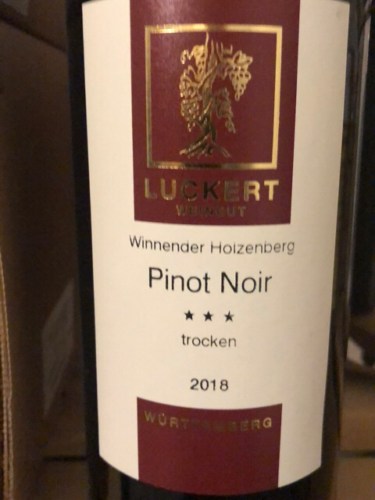 Weingut Luckert Winnender Holzenberg Pinot Noir Trocken | Vivino Brasil