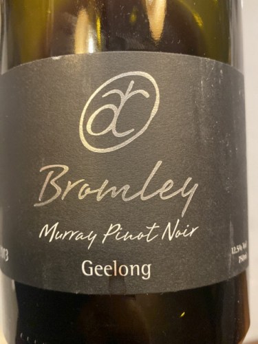 Bromley Murray Pinot Noir | Vivino US