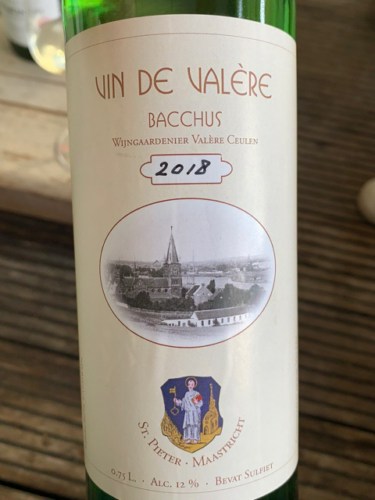 Vin de Valère Bacchus | Vivino US
