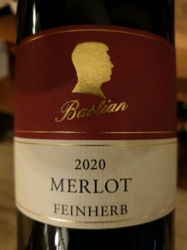 Bastian Merlot Feinherb | Vivino US