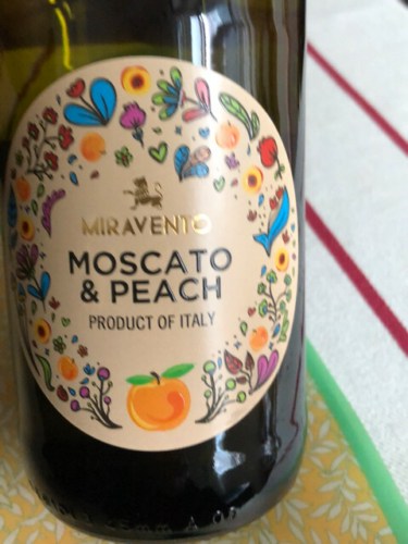 Vallebelbo Miravento Moscato - Peach | Vivino Nederland