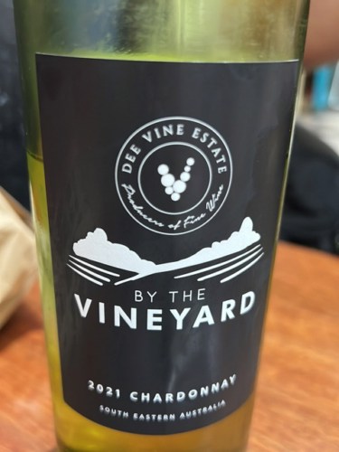 Dee Vine Estate By The Vineyard Chardonnay | Vivino Singapura
