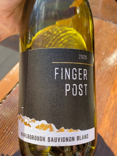 Finger Post Sauvignon Blanc | Vivino English