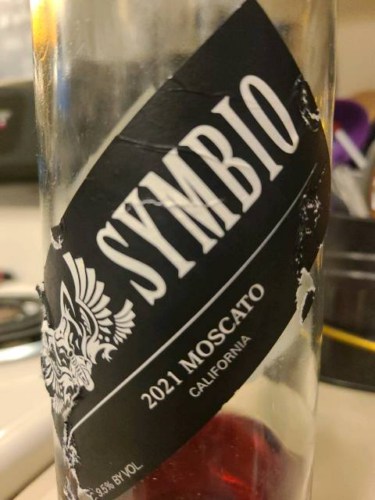 Symbio Moscato | Vivino English