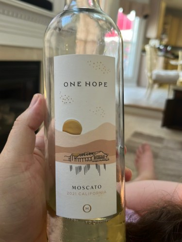 2021 One Hope Moscato Sparkling | Vivino US
