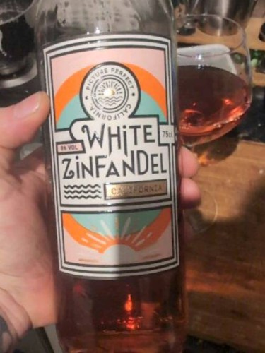 Aldi Picture Perfect White Zinfandel |Vivino Hong Kong