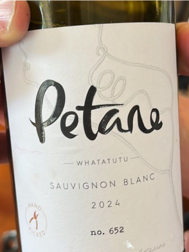 Petane Sauvignon Blanc | Vivino English