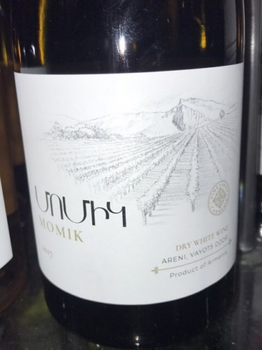 Momik (ՄՈՄԻԿ) Areni Dry White | Vivino US