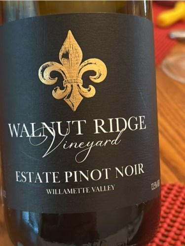 Walnut Ridge Vineyard Estate Pinot Noir | Vivino US